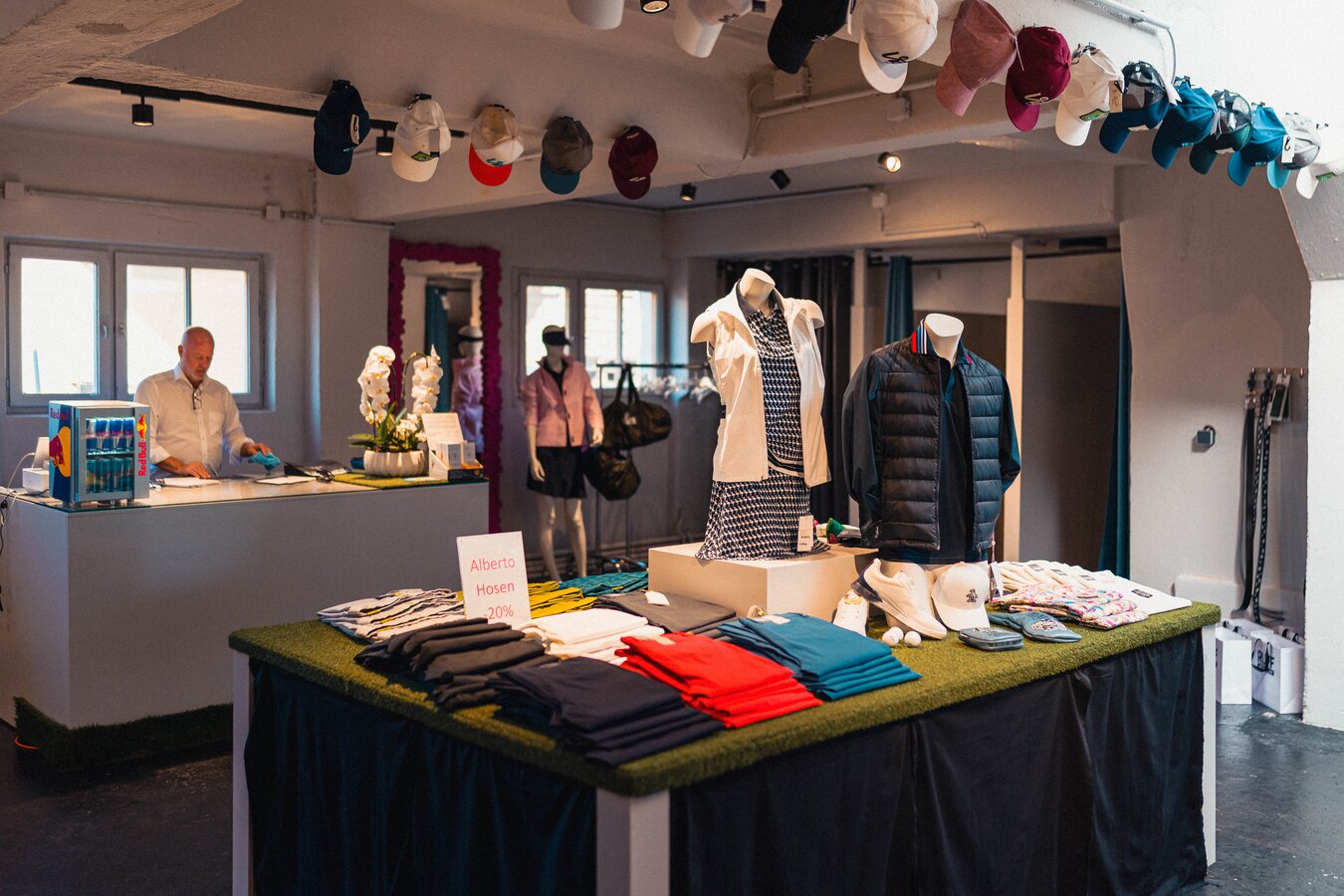 RUFF Indoor Golf Graz I Golf simulator | Sightseeing in Graz