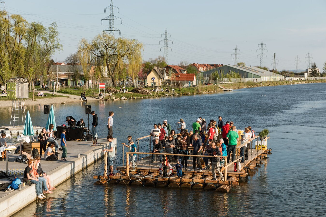 Die Flößerei in Graz I Ein Floß in der Mur