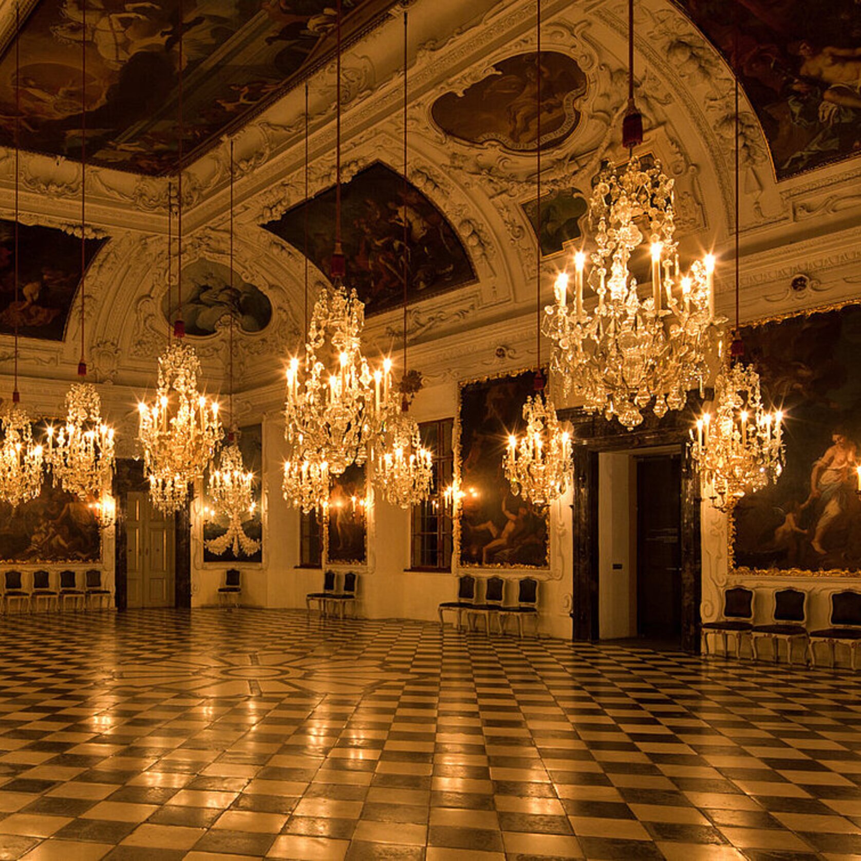 Glanzlichter in Schloss Eggenberg - Führungen bei Kerzenlicht in Graz