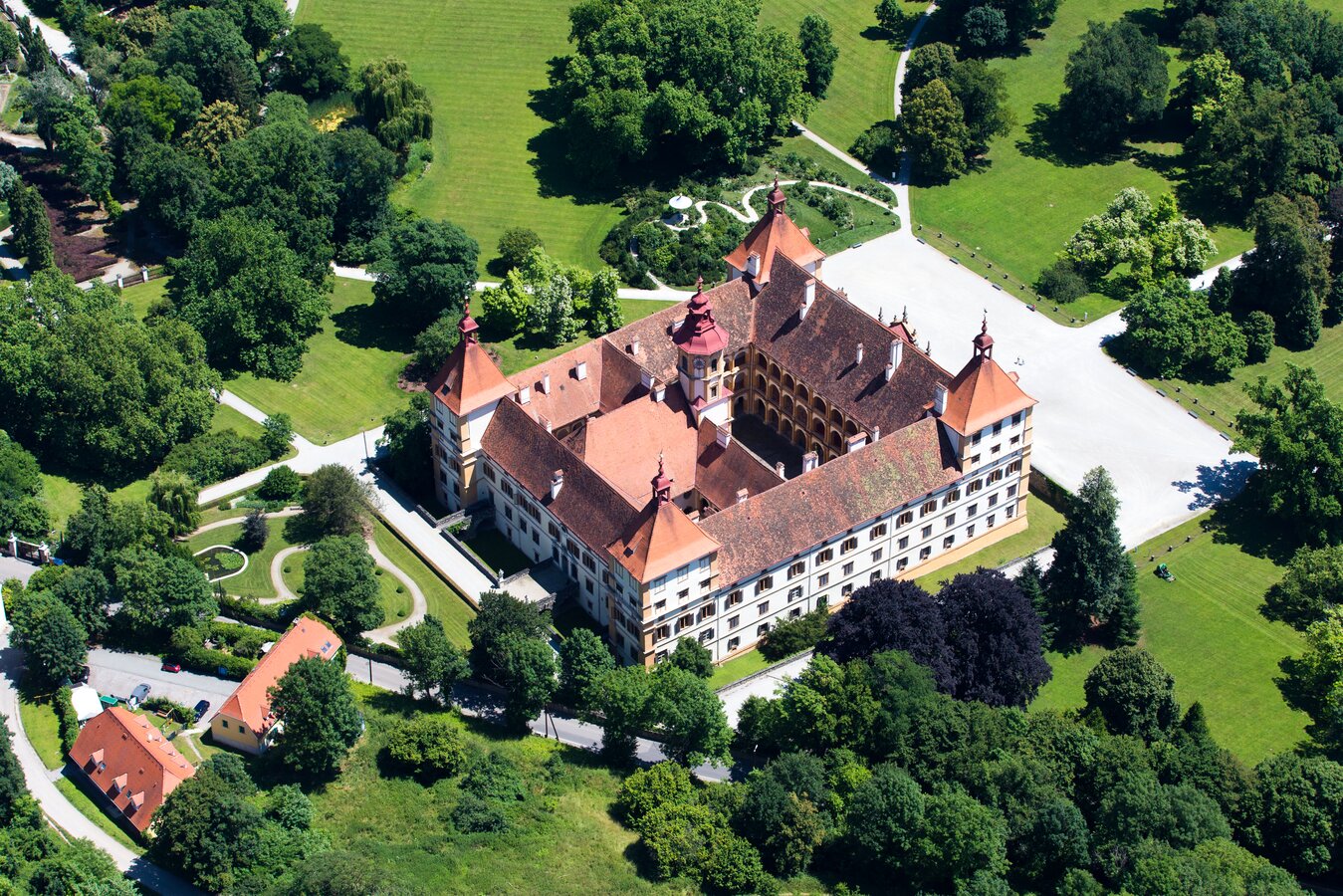 schloss eggenberg park