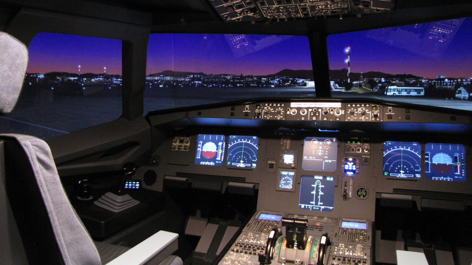 GATE-08 Flight & Racing Simulation Center Graz im NOVAPARK